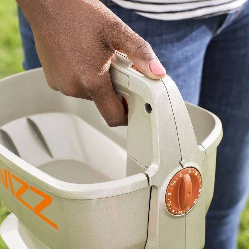 Scotts 71131 Handheld Battery-Powered Spreader at Sutherlands