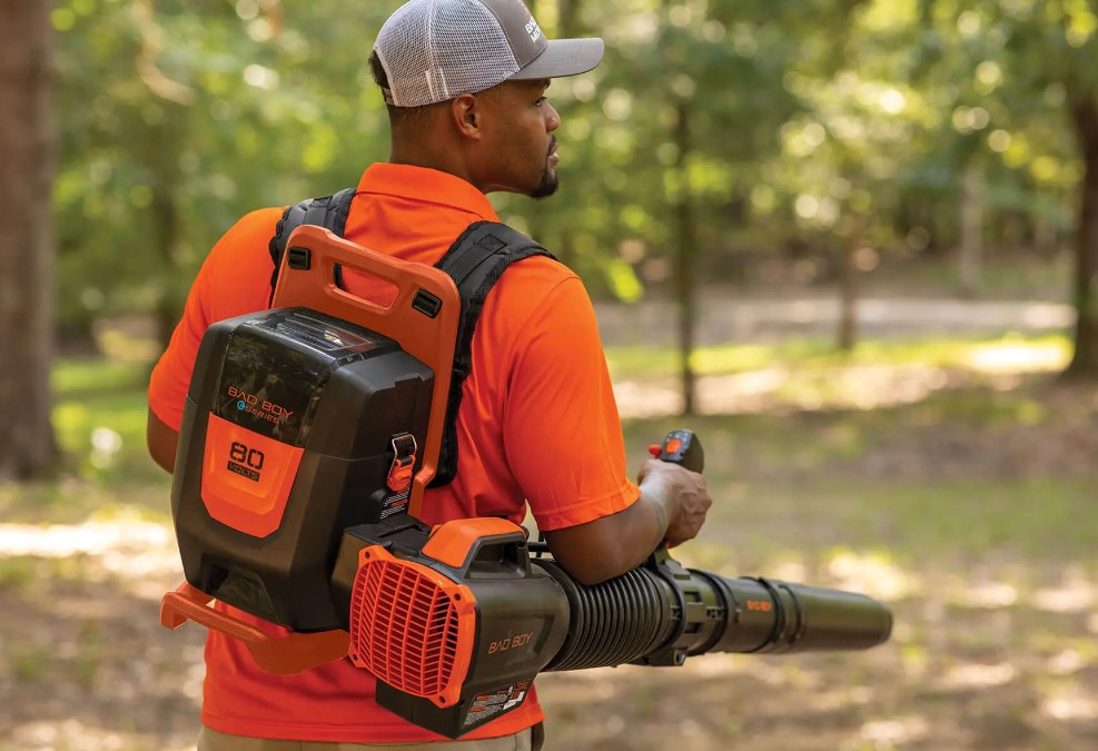 BAD BOY MOWERS BB80B150A 165Mph Air Speed 80-Volt Brushless Dual Port ...