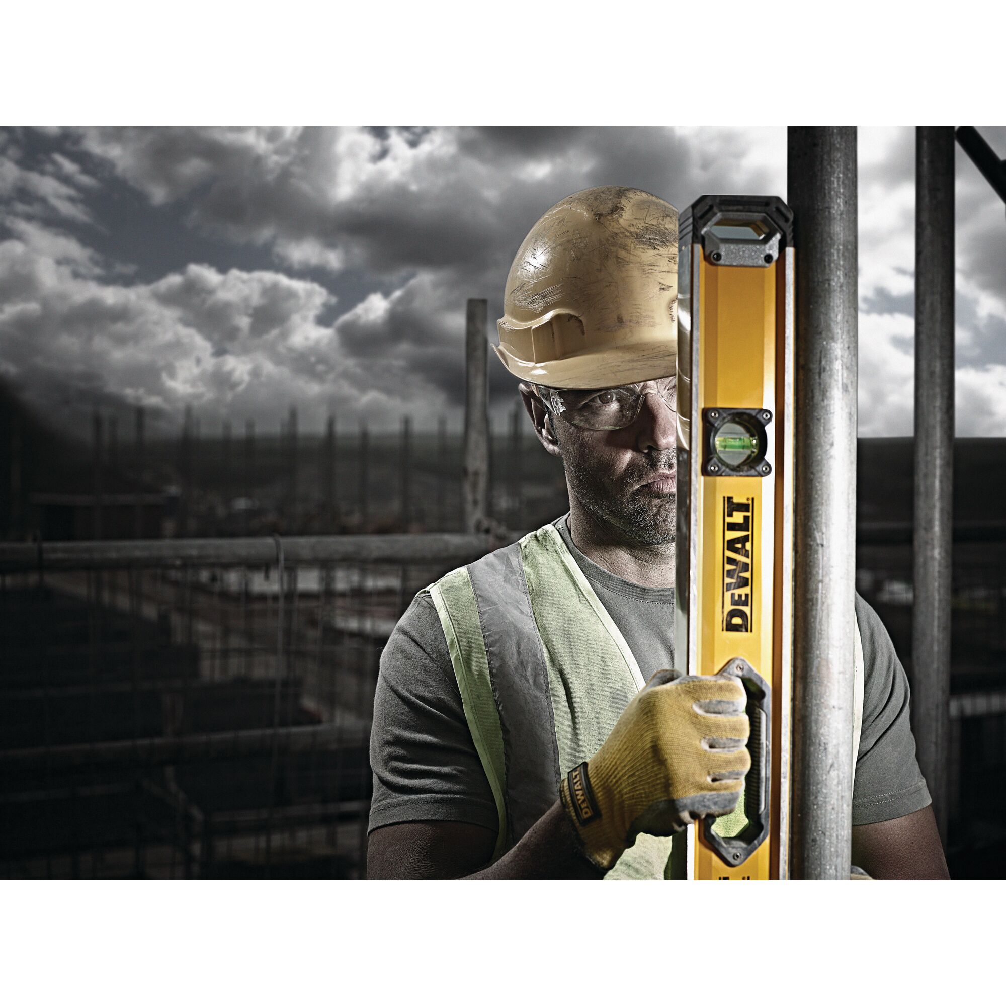 DeWALT® DWHT43248 48-Inch Box Beam Level at Sutherlands