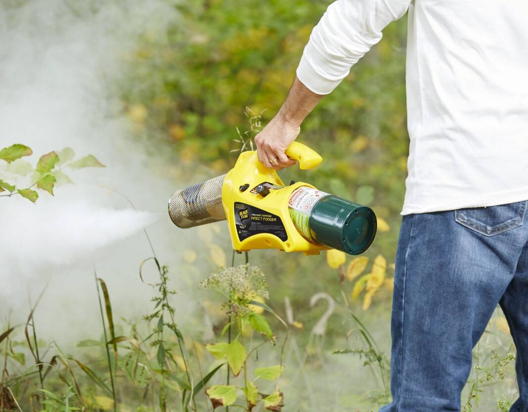 BURGESS 190095 Black Flag Propane Powered Insect Fogger at Sutherlands