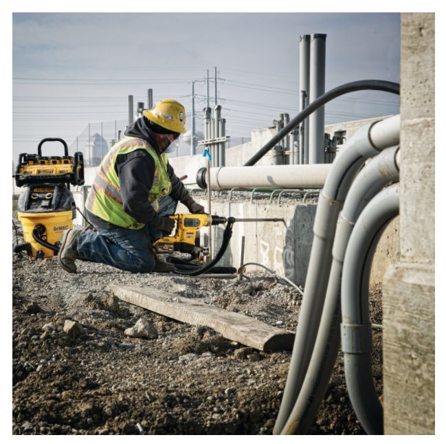 DeWALT DCB1800B 1800-Watt Portable Power Station And Simultaneous ...