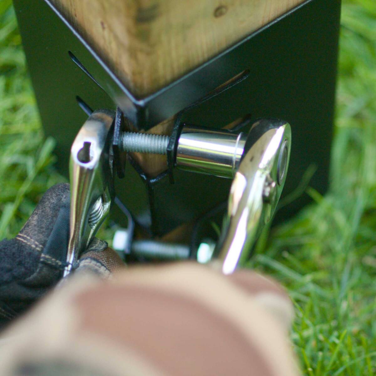 Nuvo Iron NYS30B 4-Inch X 4-Inch Black Yard & Lawn Spike / In-Ground ...