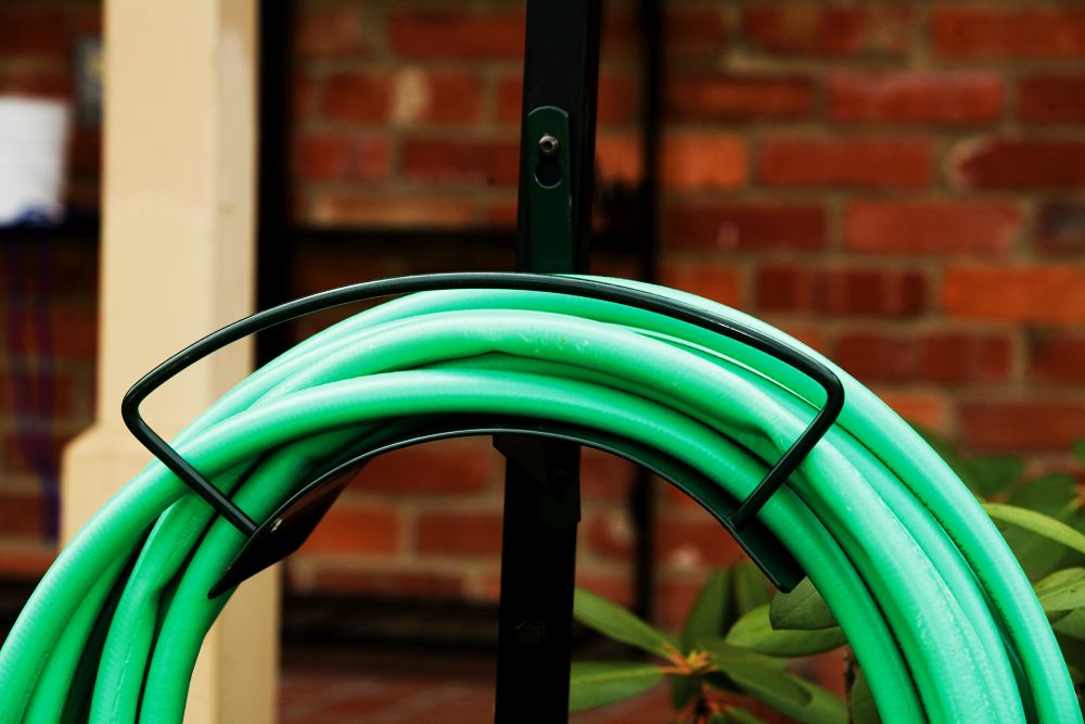 Woodlink 89475 Black Heavy Duty Hose Hanger at Sutherlands